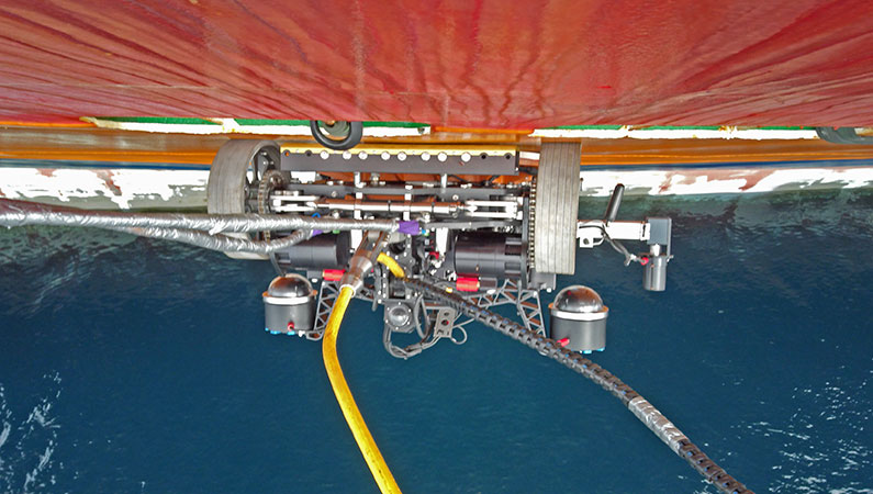 Underwater Hull Crack Repairs - Remotion